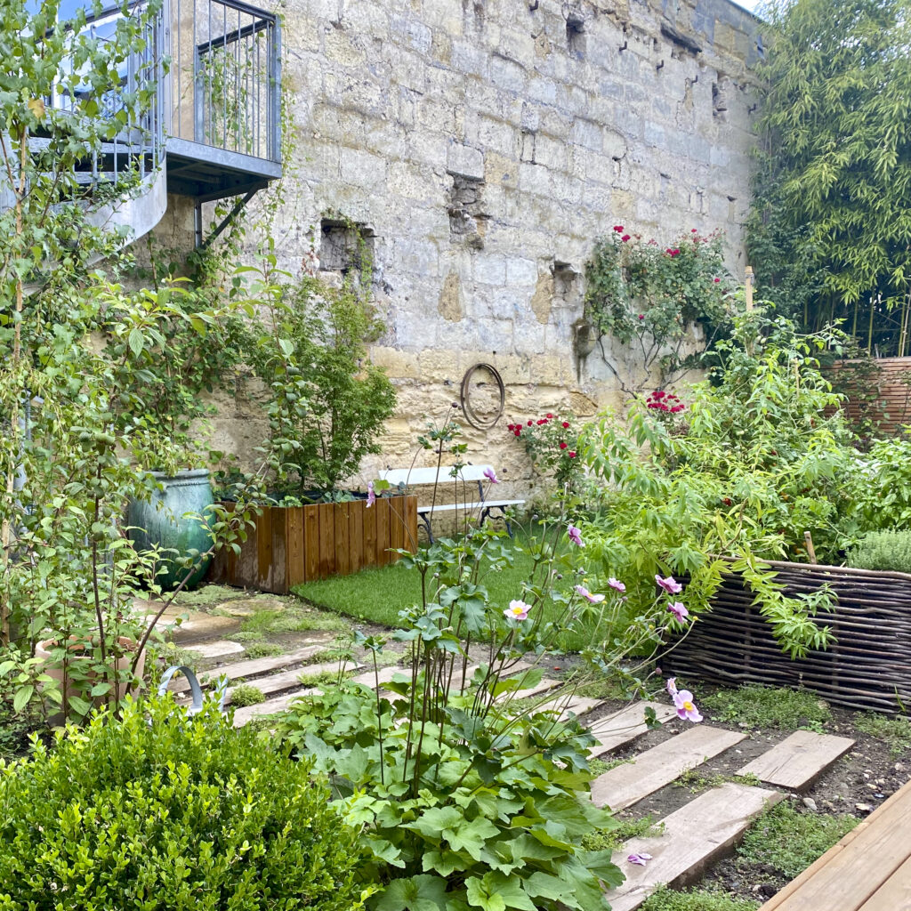Aménagement d'un balcon et d'une terrasse quartier Fondaudège.